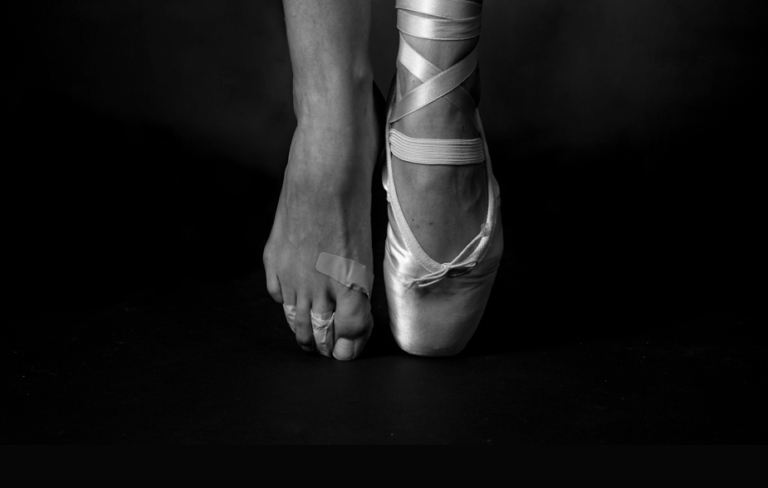 Exploring the Causes and Cures for Toe Discoloration - Sheehy Ankle ...